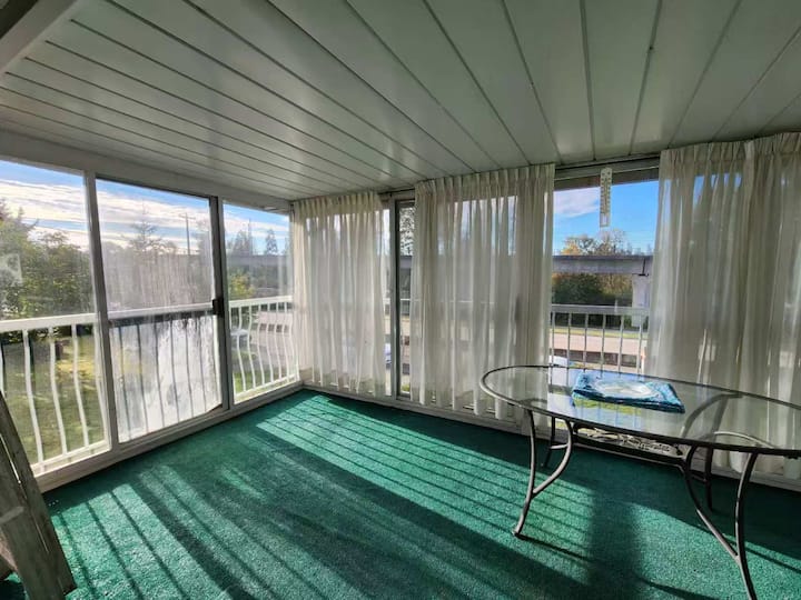 Warm Home - Port Moody