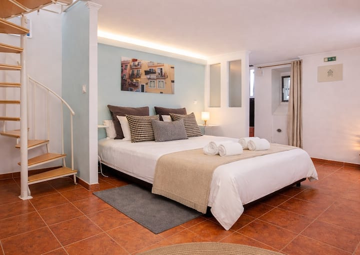 Estevao C - Duplex 2 Bedrooms - 2 Bathrooms - Tage View - Alfama Heart - Alentejo