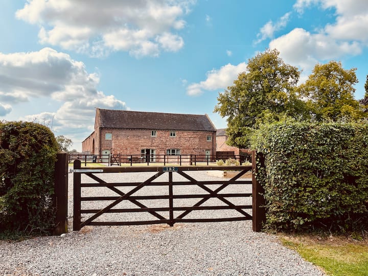 High Trees Barn In Moston Green - Staffordshire
