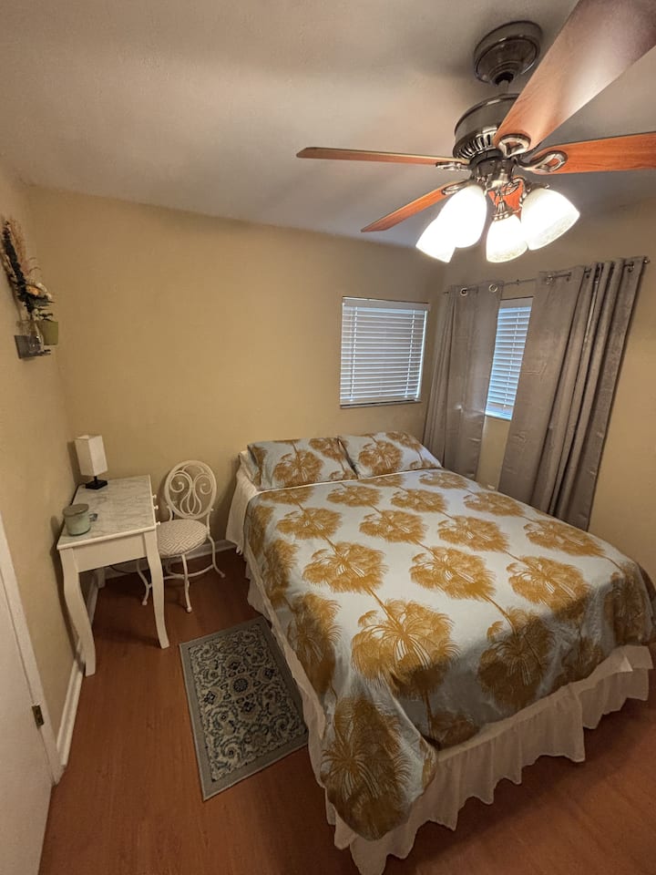 Private Cozy Room In Great Location - Gainesville, FL