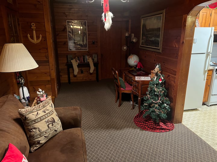 Enjoy Lake Wallenpaupack At The Little Red Cottage - Promised Land State Park, Greentown