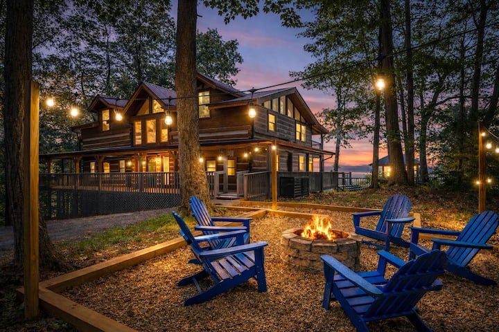 Breathtaking Views Secluded Upscale Family Cabin - ガットリンバーグ, TN