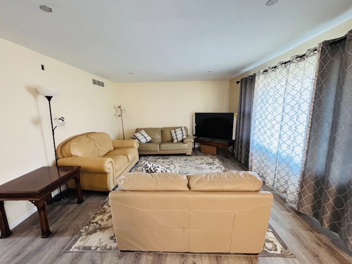 Private Libertyville 3 Bdrms & 2 Baths - Gurnee, IL