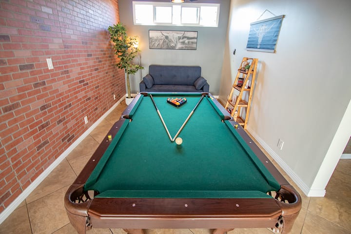 Hot Tub • Pool Table • Near Beach And Wineries - Santa Maria, CA
