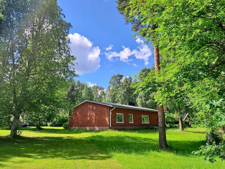 Traditional Finnish House With A Wooden Sauna - Rovaniemi