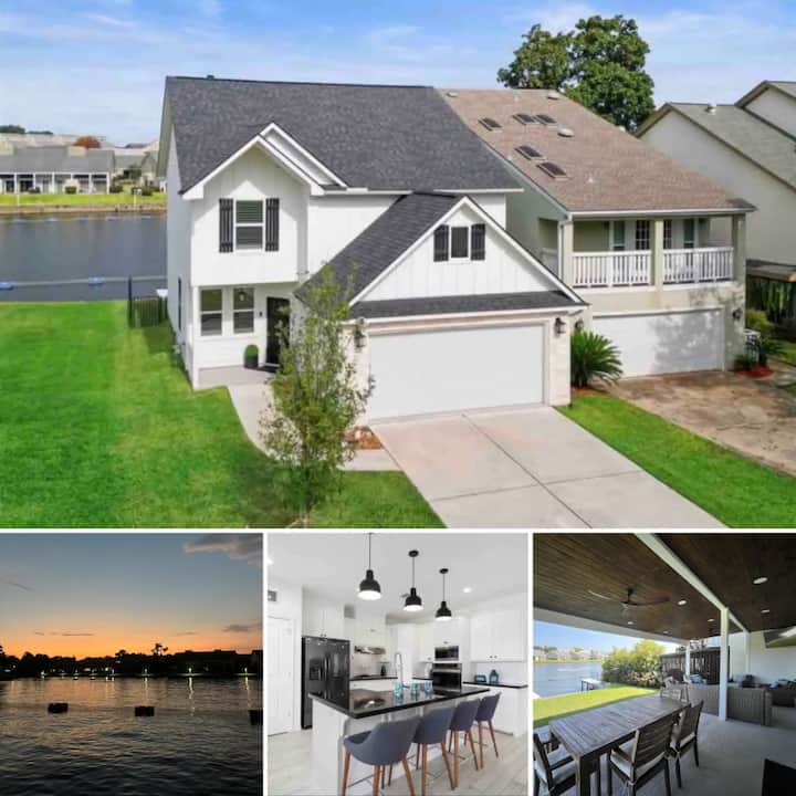 Water’s Edge Retreat W/ Golf Cart! - Lake Conroe, TX