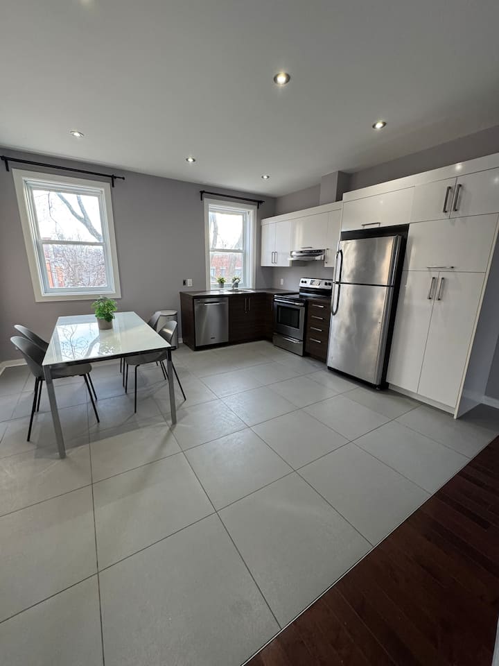 Super Appartement De 2 Chambres Très Accueillant - Laval, Canada