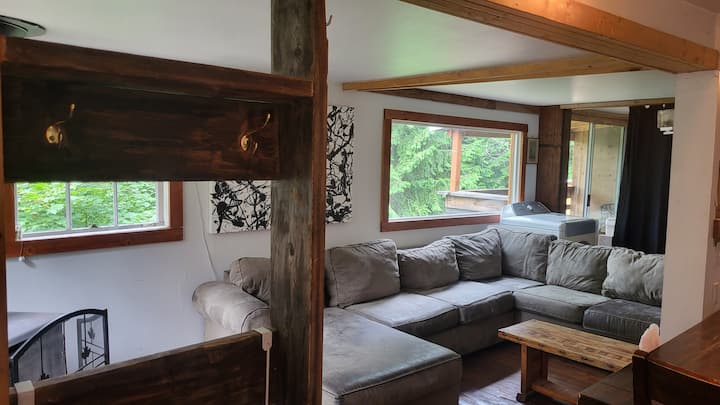 Weekly / Monthly Cozy Kootenay Cabin - Nelson