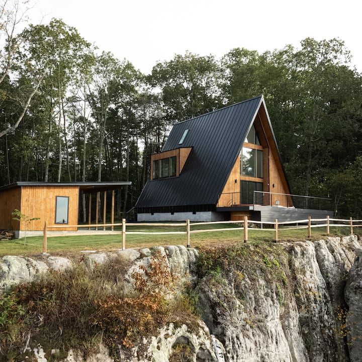 The Window Rock A-frame - Chalet With Hot Tub - Tennessee
