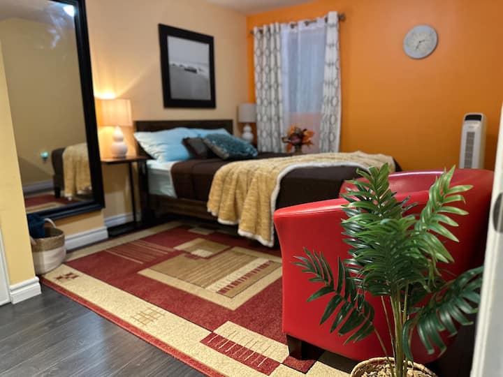 Walkout 1 Bed, 1 Bath Bsmnt Apt - Ajax