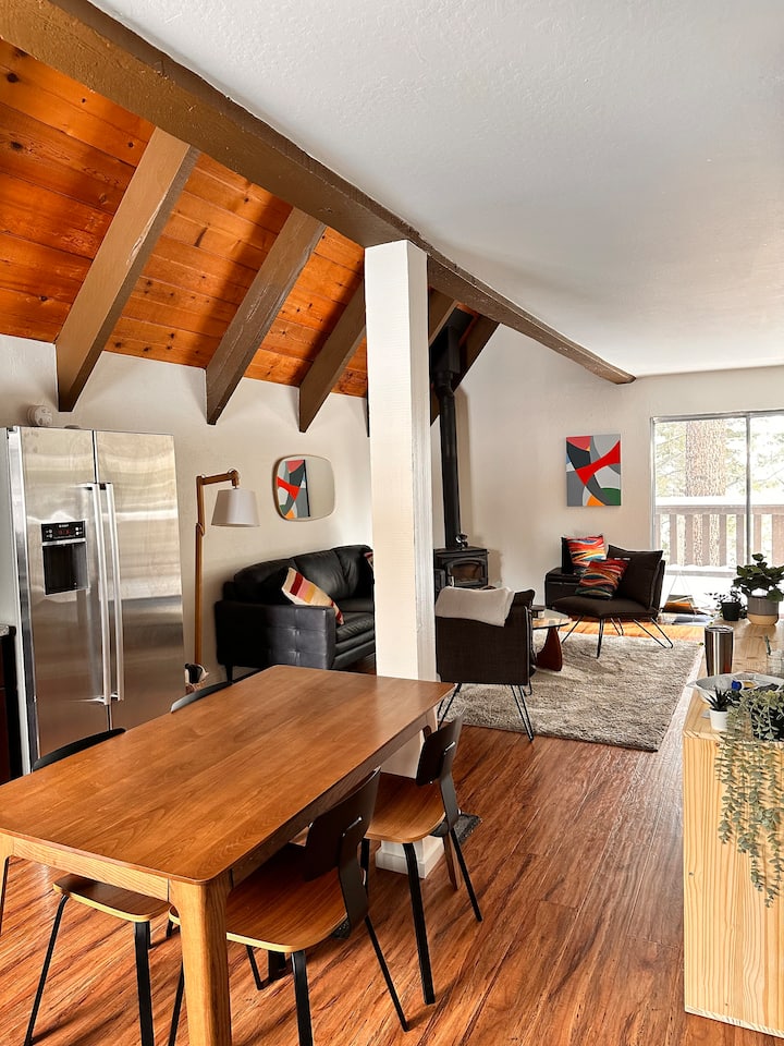Modern Mountain Getaway, Walk To Village & Gondola - Mammoth Lakes, CA