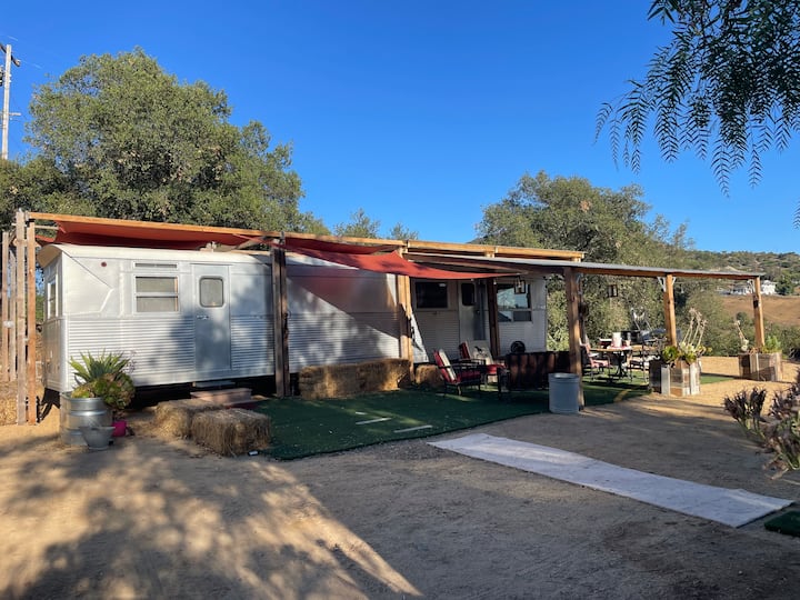 Western Ranch
Rare 40’ 1956 Spartan Pets Welcome - Valley Center, CA