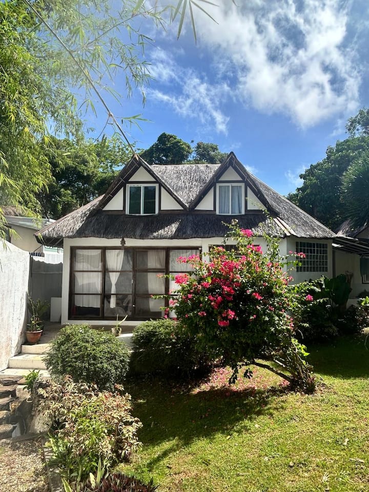 Villa With Garden In Diniwid - Malay