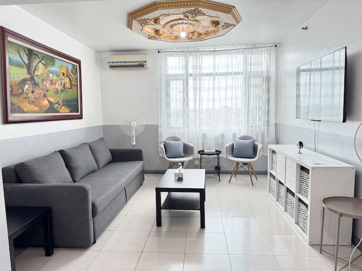2br Condo W/ Pool, Parking | Near Airport & Malls - Manila