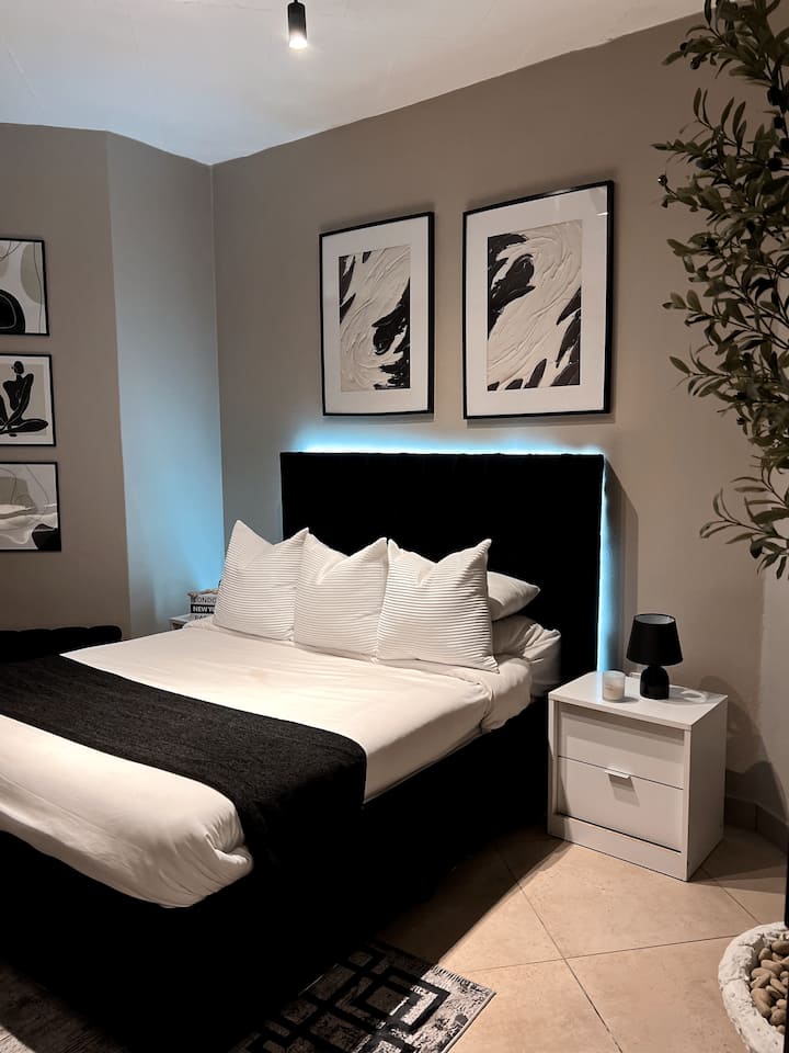 A Cozy And Modern Sanctuary - Boksburg