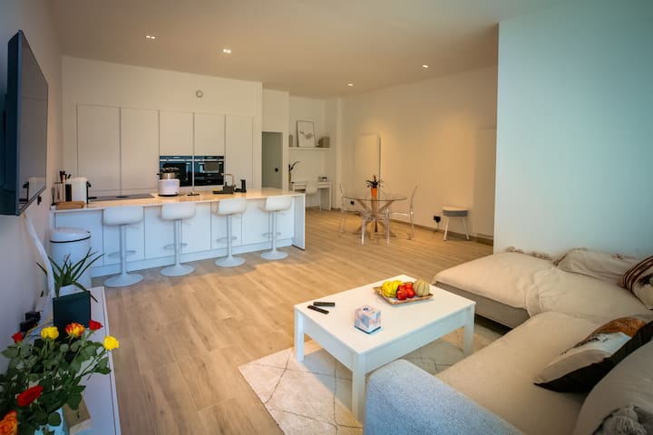 Très Bel Appartement - Namen