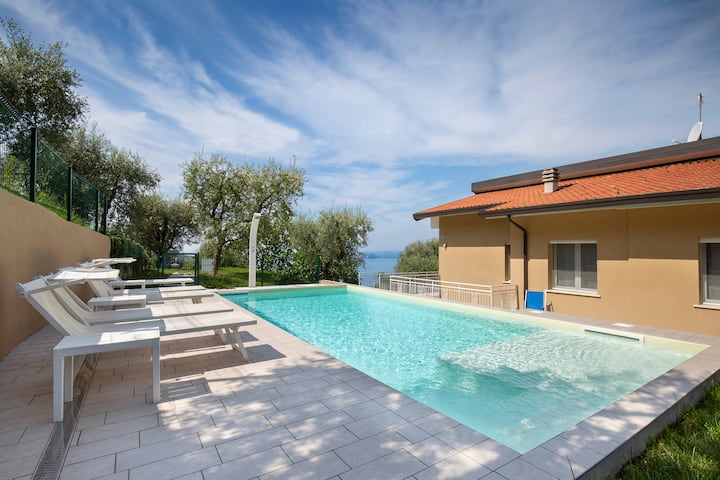 Villa Malù - Apt Amalia - Piscina E Vista Lago - Garda
