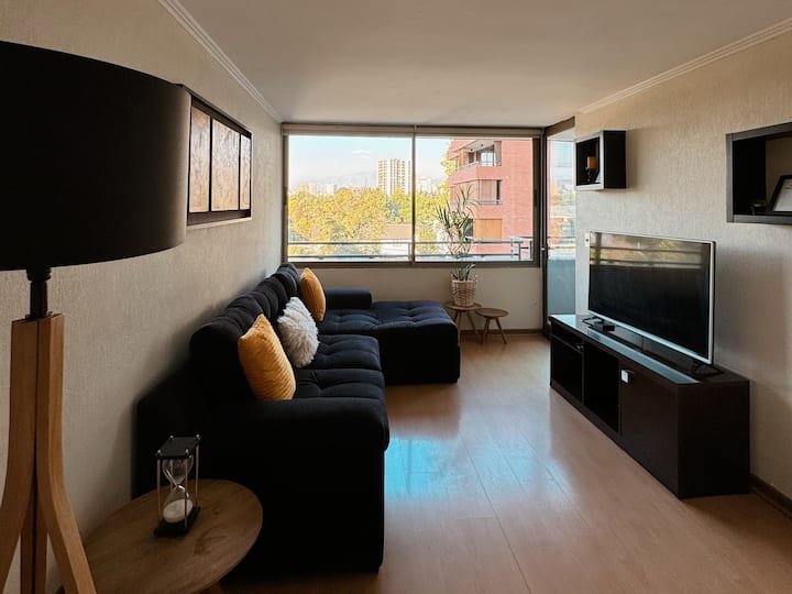 Dpto. Las Condes + Parking + Metro Esc. Militar - Las Condes