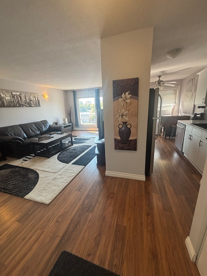 Pet Friendly Private Apartment Close To Wem - Edmonton
