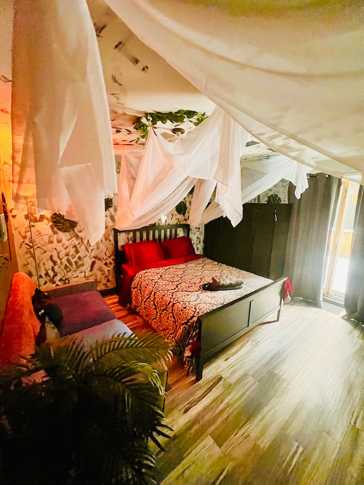 Luxury Private Room In Share Apartment With Host - Brooklyn, NY