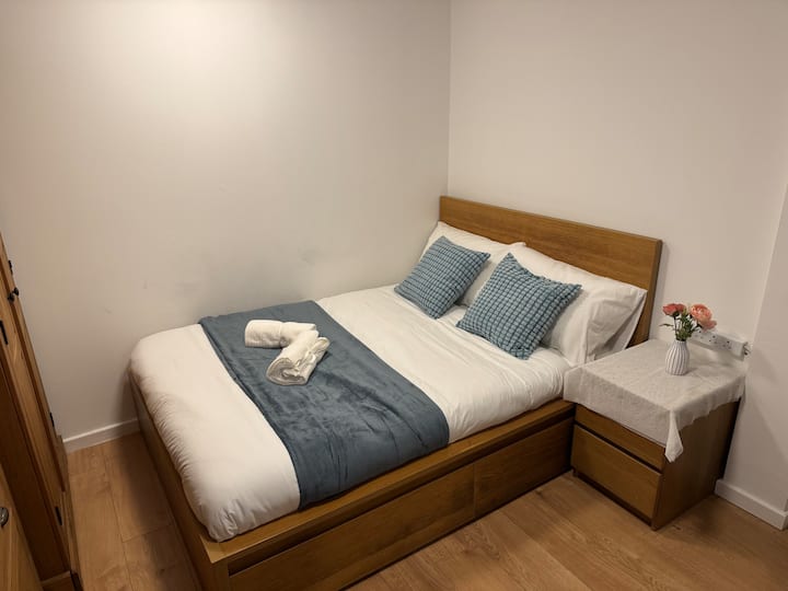 Hidden Gem. Perfect Home For Couples Or Single. -