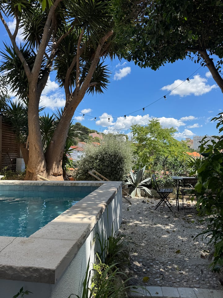 Charmant Studio Pour 4 Avec Mini Piscine - Marseille