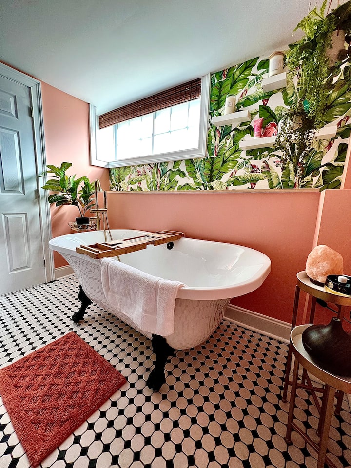 Underground Serenity Spa & Suite - Atlanta, GA