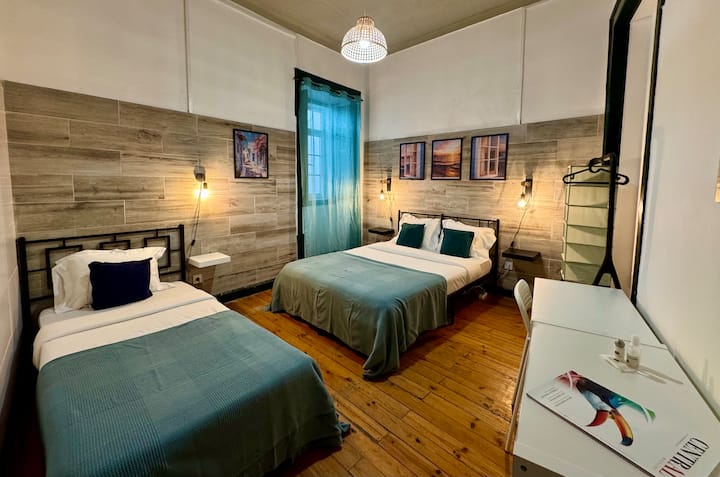 Triple Bedroom - Algarve Hostel - Faro