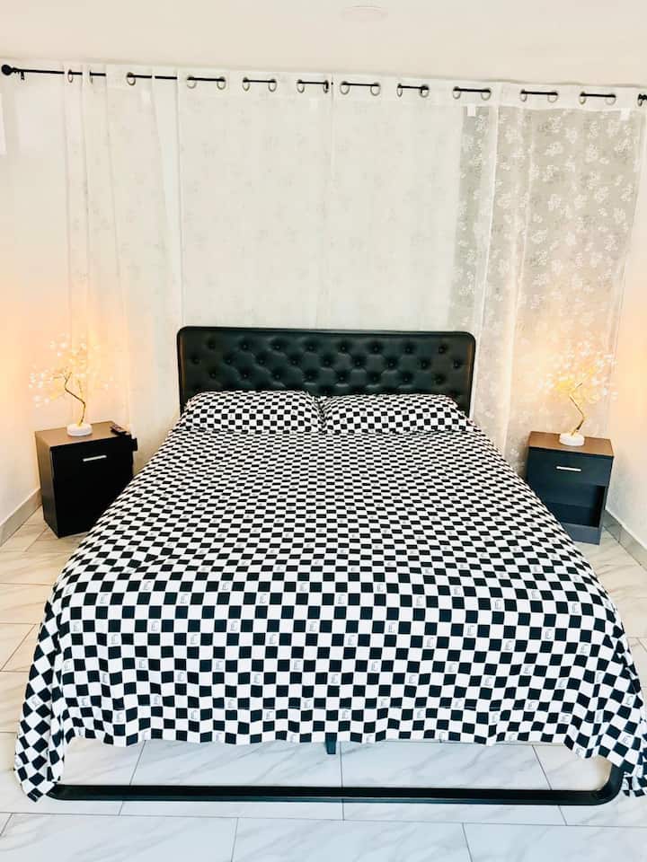 Cozy Independent Entry Room - Las Vegas