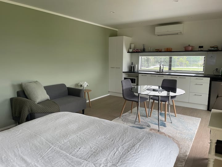 Gorgeous Tiny Home @ Miranda - Kaiaua