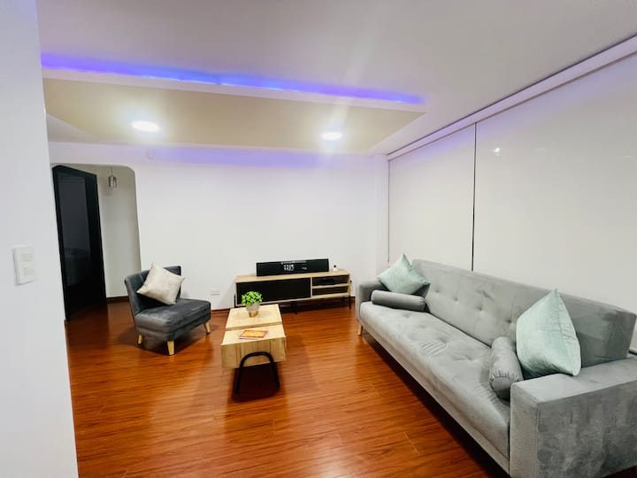 Departamento Norte Con Parqueadero - Quito