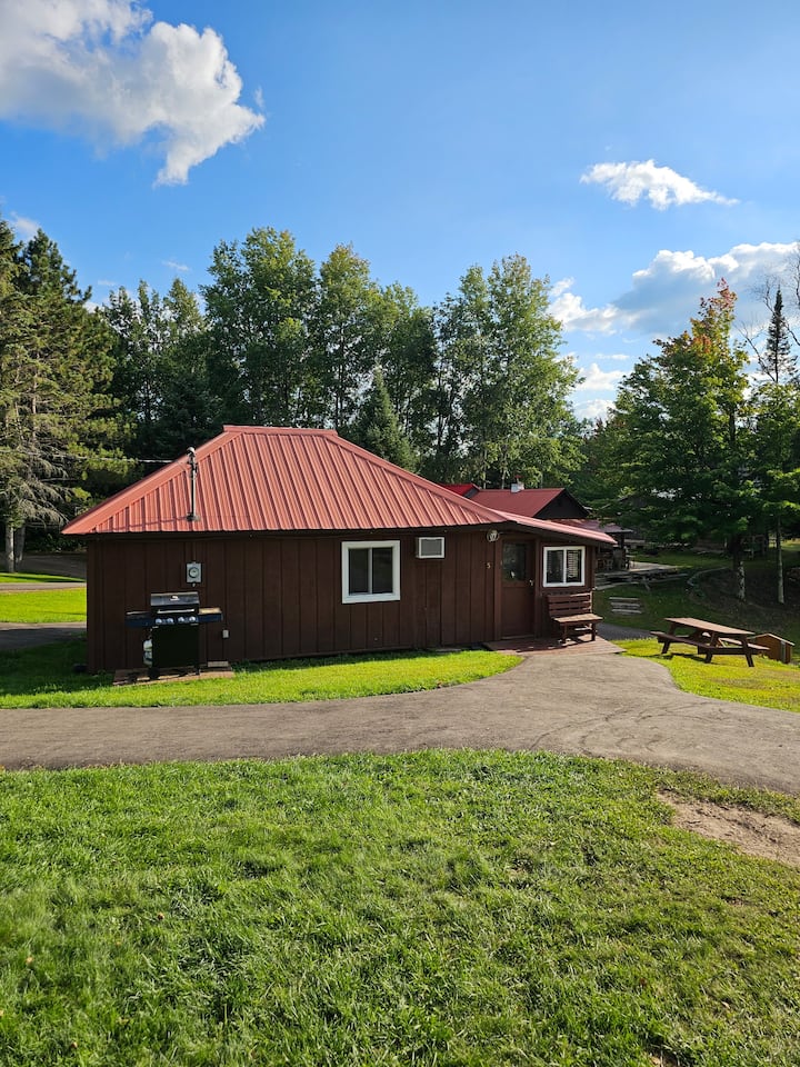 Cozy Cabin On Island Lake (Cabin 5) - Flambeau River State Forest, Loretta