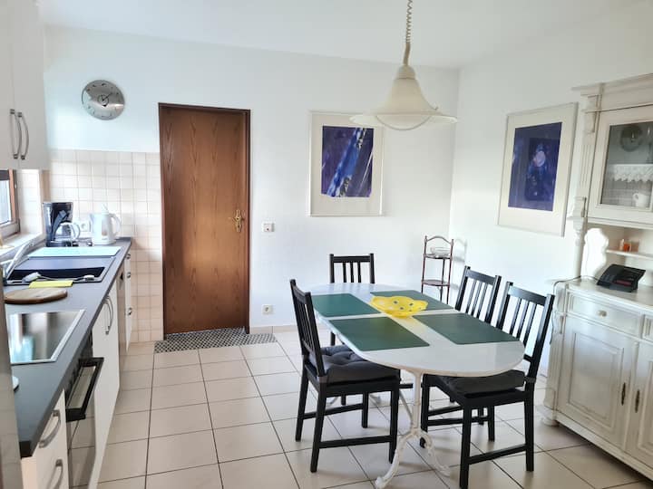 Sonnige Und  Ruhige Wohnung Im Grünen Mit Balkon - Sankt Augustin