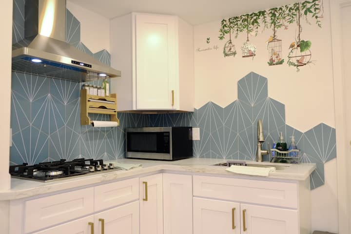 Private Entry, Modern Guestsuite W/ Kitchen - Cupertino, CA