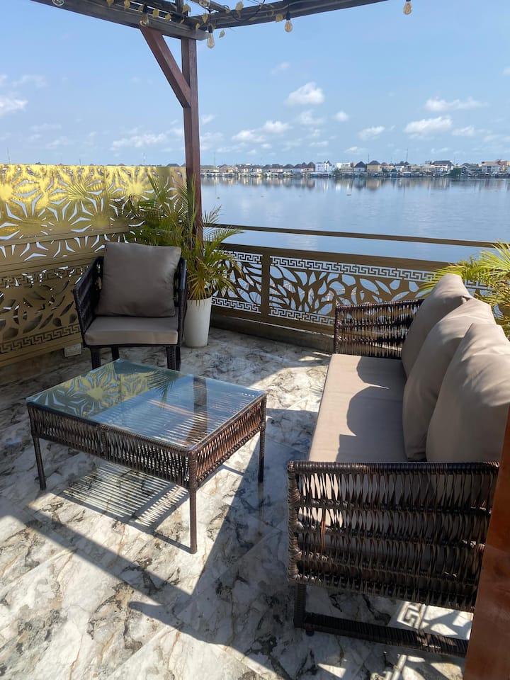 Awesome 1-br-apartment 24hrs Pwr+ Starlink Wi-fi - Lagos