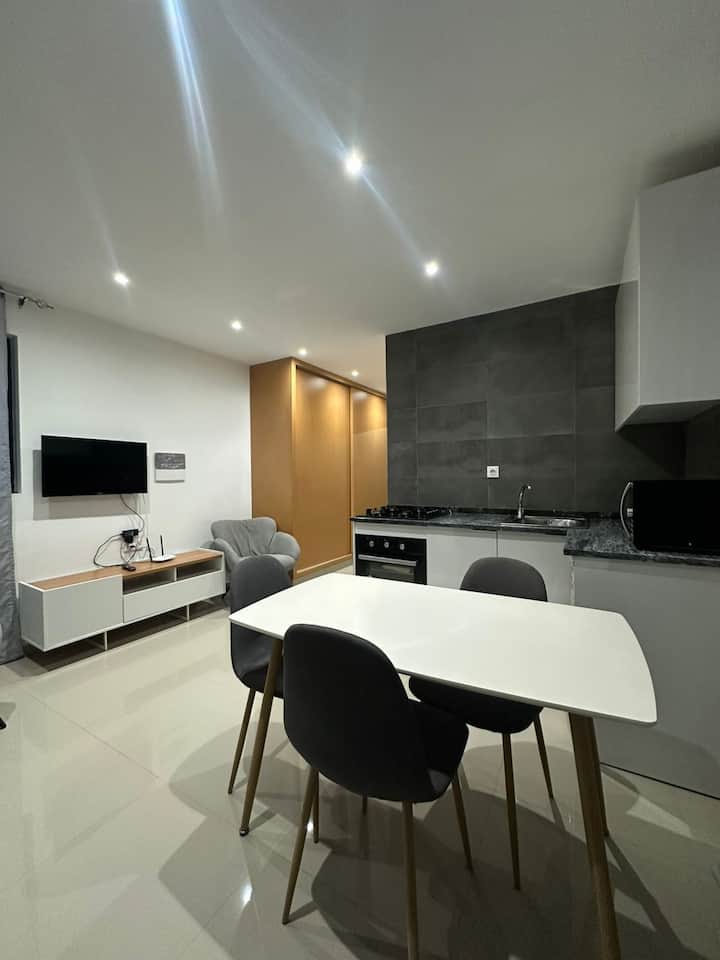 Rooftop Apartment | Stylish & Overlooking The Sea - Praia