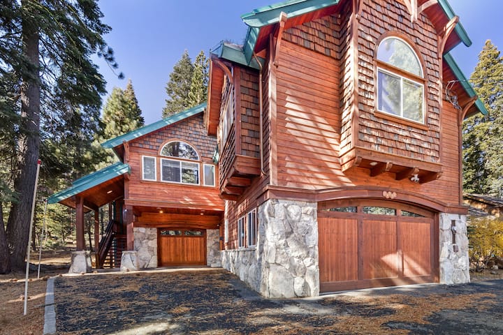 Luxury Mountain Retreat | Hot Tub  Game Room - Truckee, CA