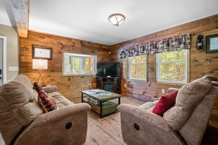 Outlaw Acres At Hatfield Mccoy - Lake Shawnee, WV