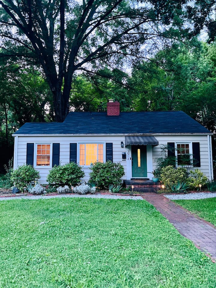 Cozy, Updated Cottage Near Uncg! - Greensboro, NC