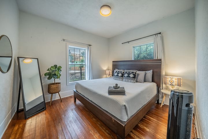 Fully Fenced Backyard | Steps To Bishop Arts - Highland Hills - Dallas