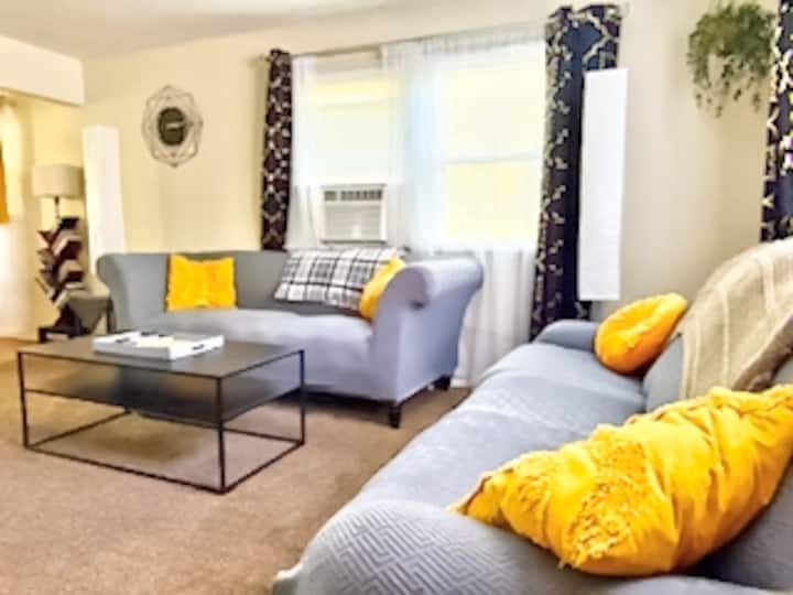 The Creekside Oasis Duplex - Central Avon - Avon, OH