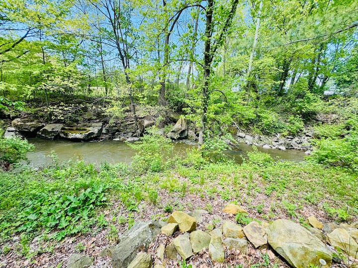 The Creekside Oasis Duplex - Central Avon - Avon, OH