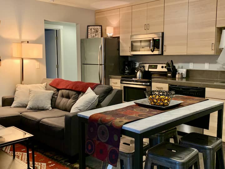 Quiet Writer’s Sanctuary In Alberta Arts District - Portland, OR