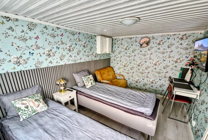 1,4 Km To Centrum - Rum  In Residential Area - Kiruna