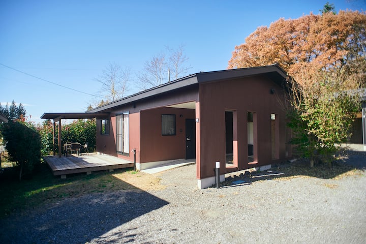 コートハウス950【b棟】　西軽井沢エリア　【屋根付きガレージ、ペット不可】 - Karuizawa