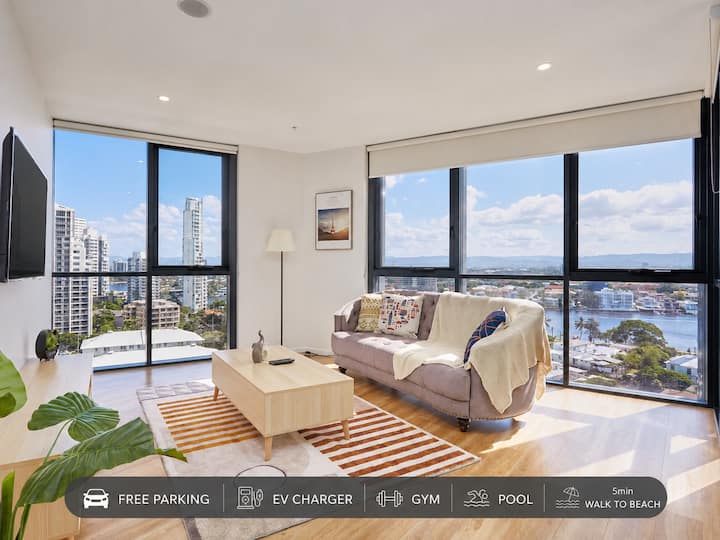 Spacious One Bedroom Apartment In Surfers Paradise - Gold Coast