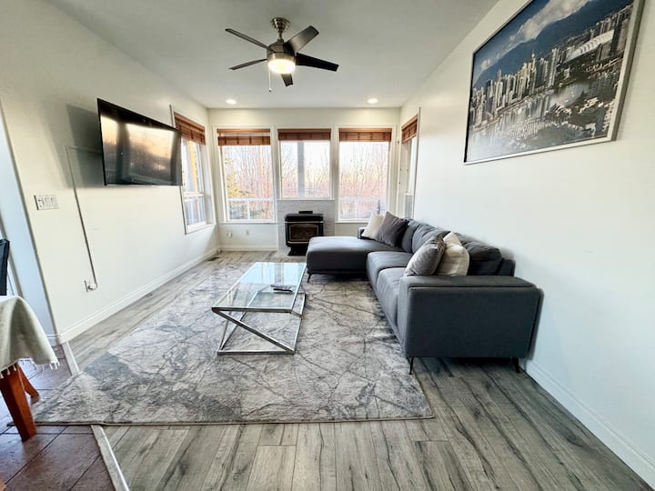 Spacious 6 Bedroom / 3 Baths Hatzic Home Mission - Mission
