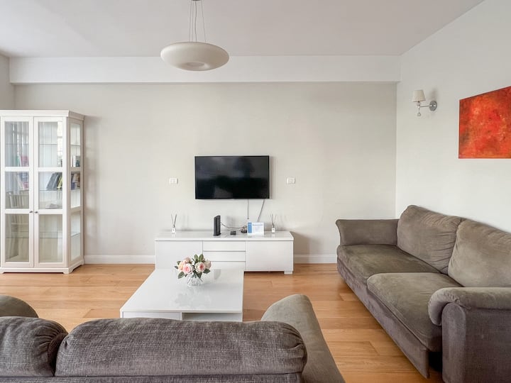 ->Sunny 2-bedroom Apartment | Spinoza St By Gordon - Tel Aviv-Yafo