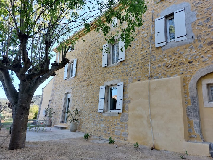 Gîte Tout Confort Avec Terrasse - Barjac
