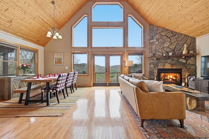 Mountain Views | Game Room | Sleeps 16 - Murphy, NC